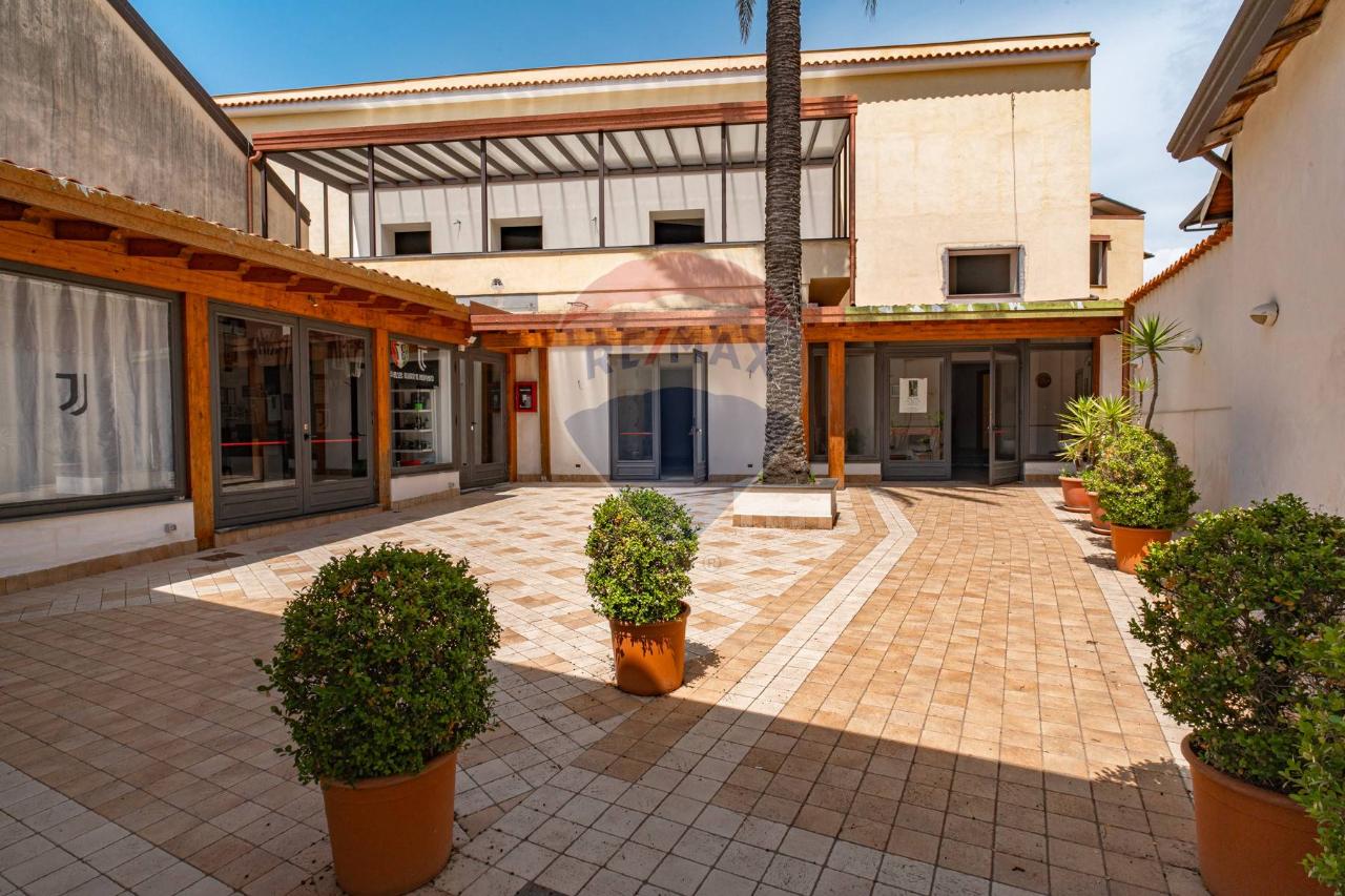 Negozio in vendita a Aci Sant'Antonio