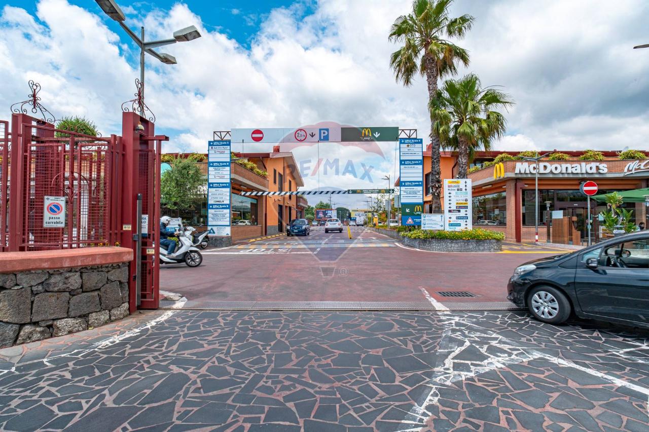 Negozio in vendita a San Giovanni La Punta