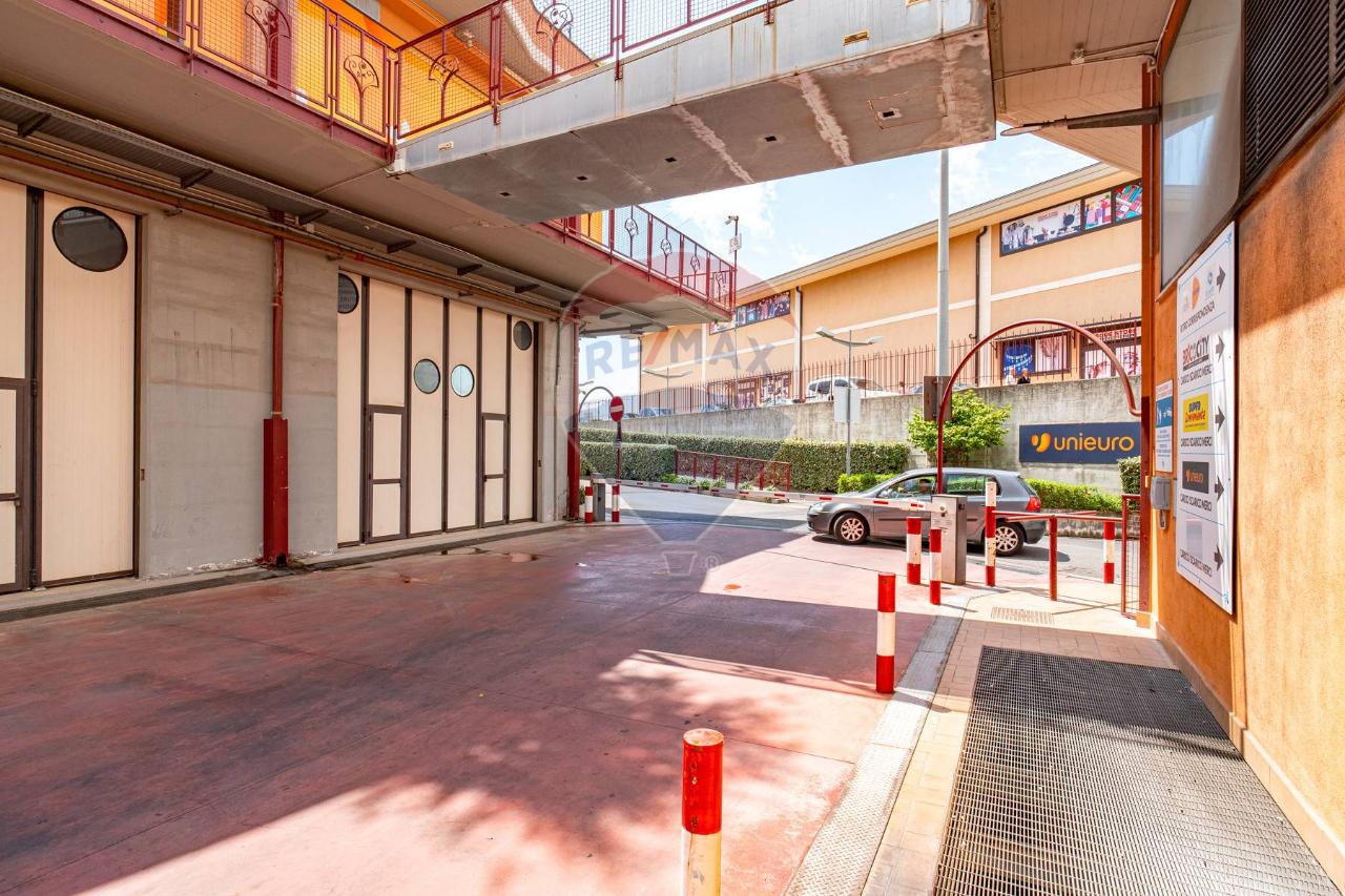 Negozio in vendita a San Giovanni La Punta