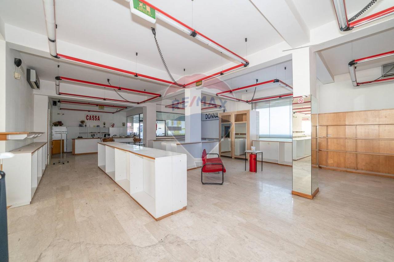 Negozio in affitto a Caltagirone