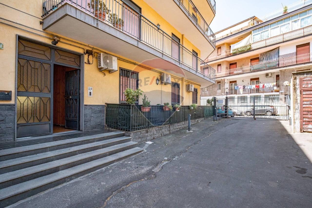 Appartamento in vendita a Aci Catena