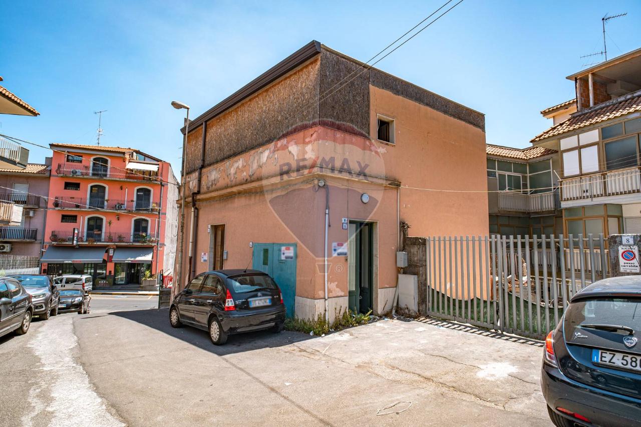 Casa indipendente in vendita a Aci Catena