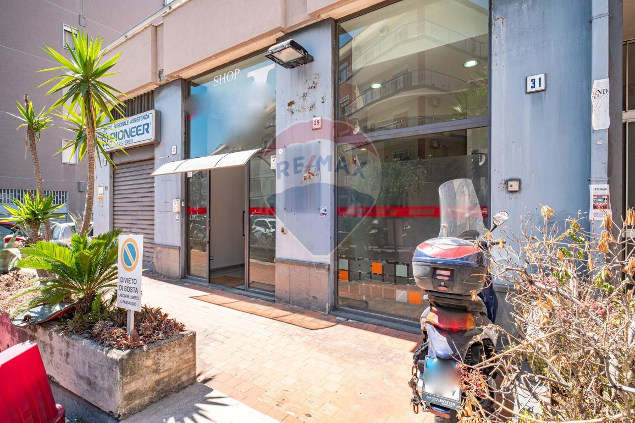 Esercizio commerciale in vendita a Catania