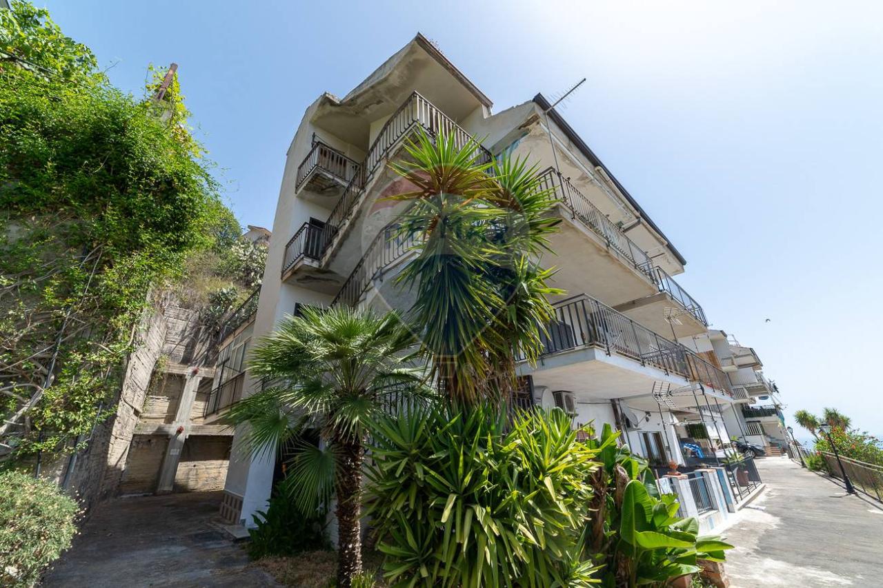 Appartamento in vendita a Letojanni