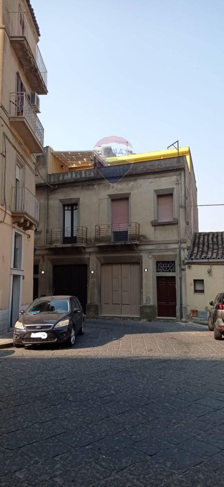 Casa indipendente in affitto a Caltagirone