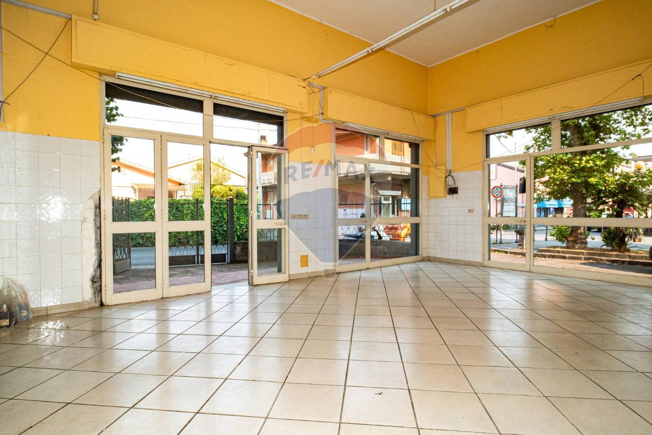 Negozio in affitto a San Giovanni La Punta