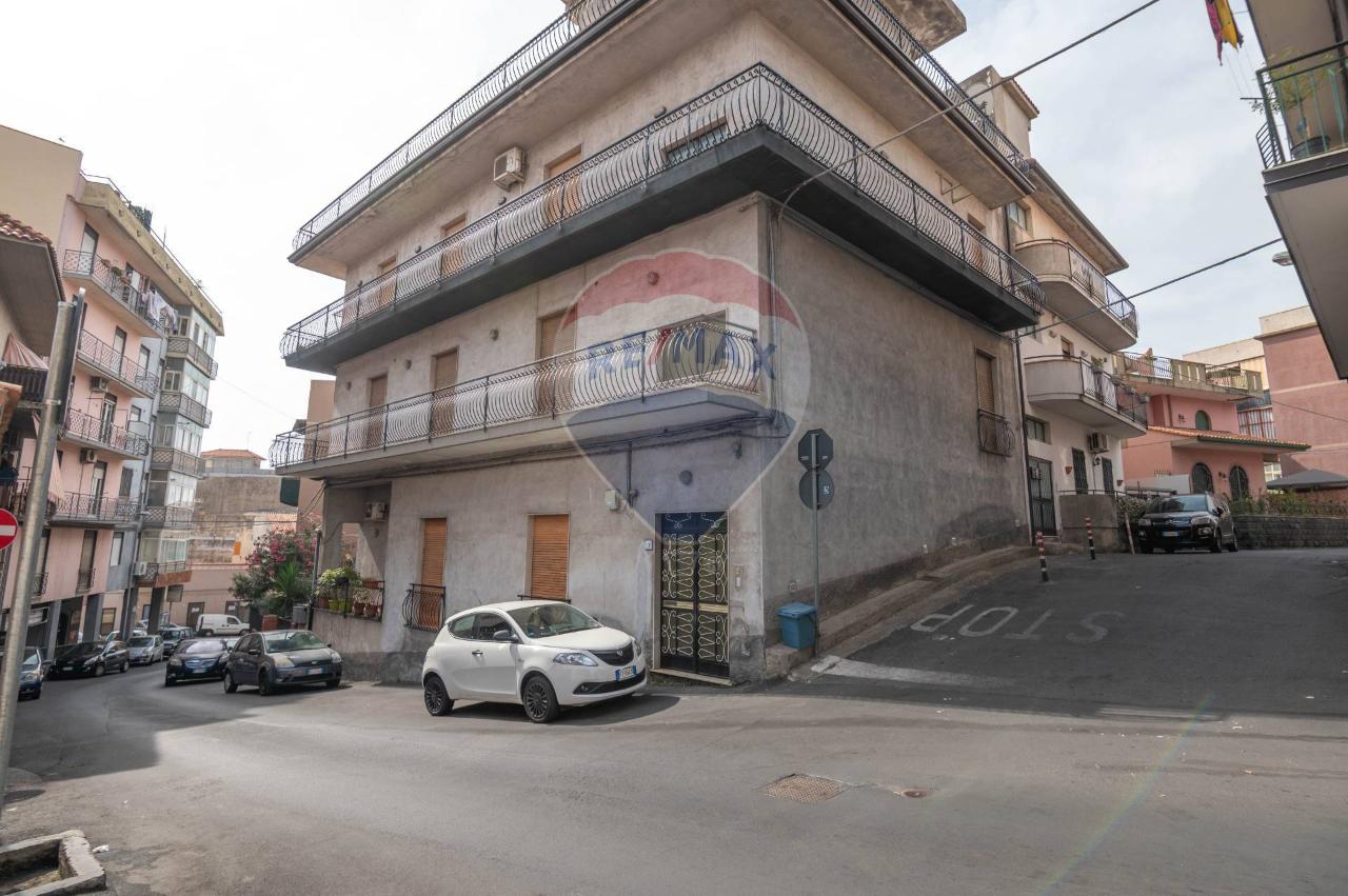 Appartamento in vendita a Aci Catena