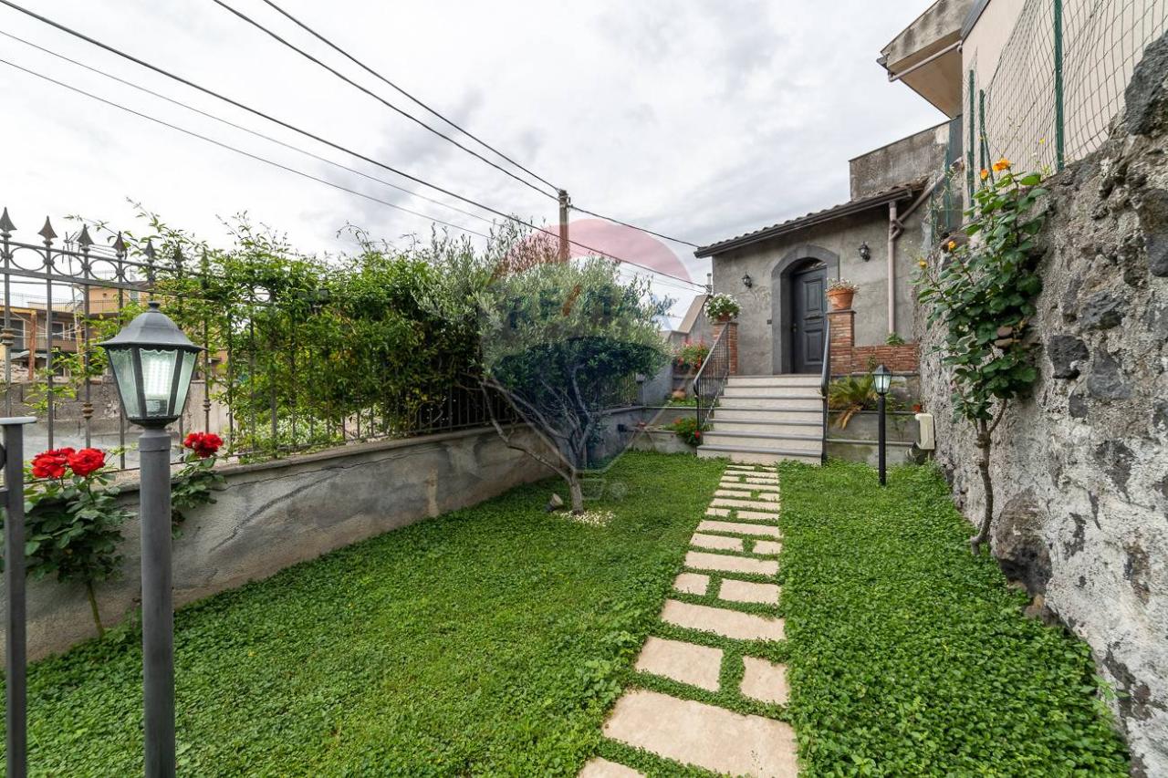 Casa indipendente in vendita a Camporotondo Etneo