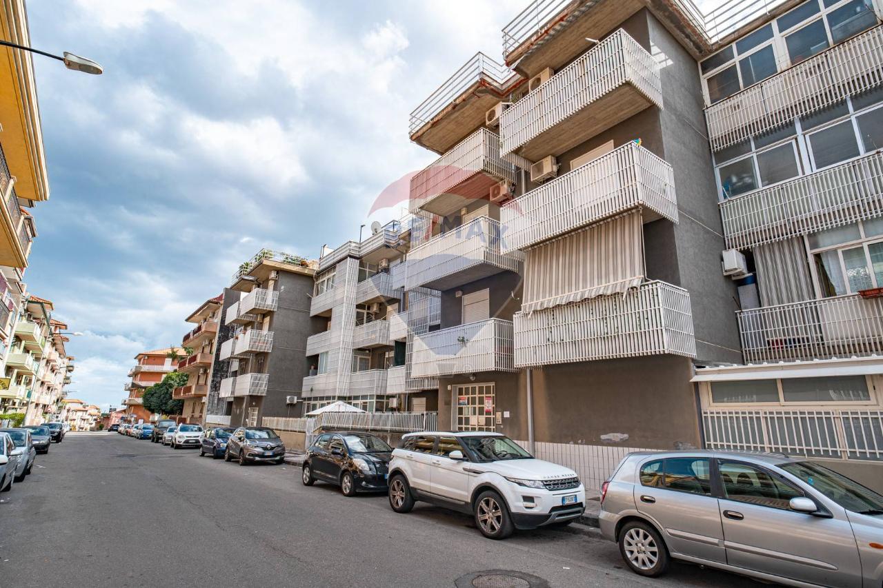 Appartamento in vendita a Aci Catena