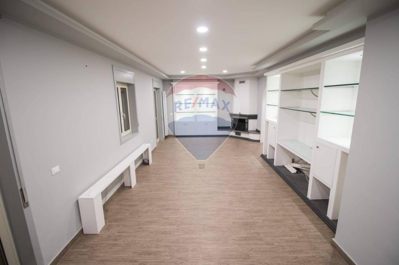 Appartamento in vendita a Pedara