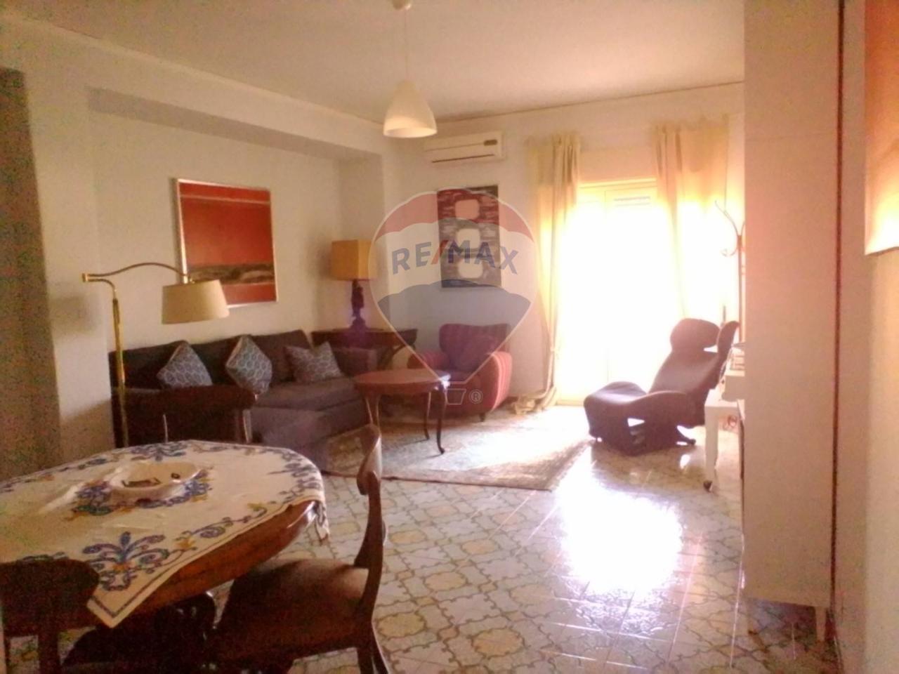 Appartamento in affitto a Aci Castello