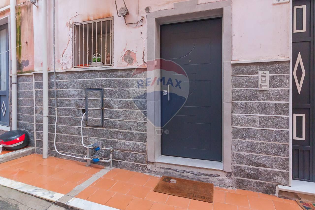 Casa indipendente in affitto a Paterno'