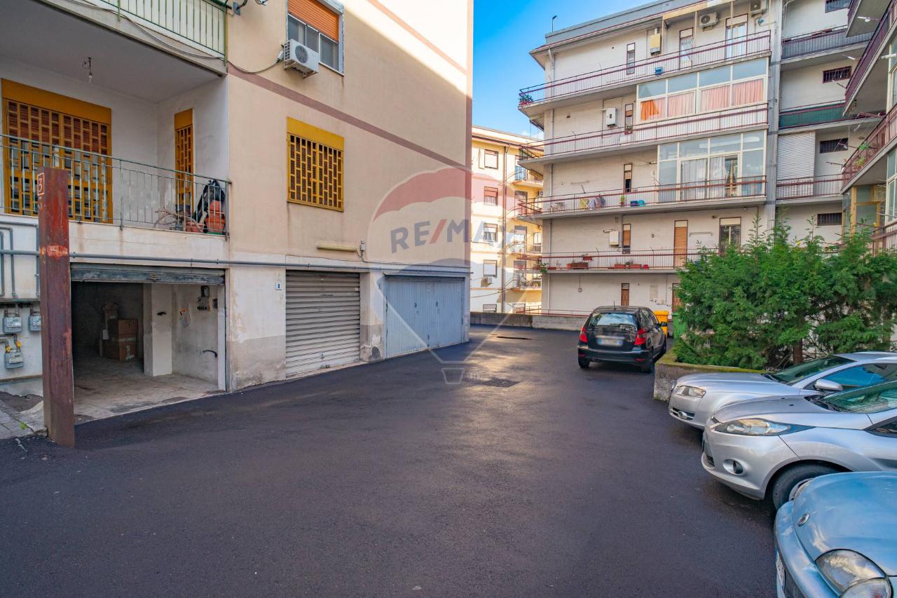 Box in vendita a Gravina Di Catania