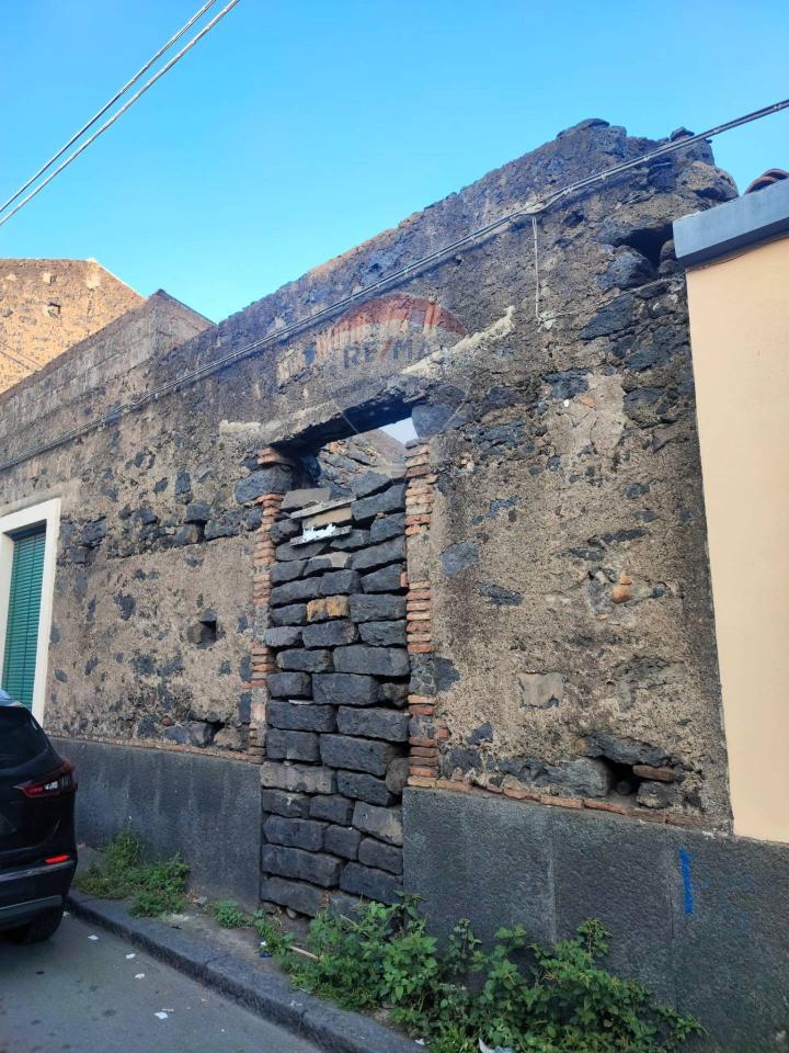 Magazzino in vendita a Acireale
