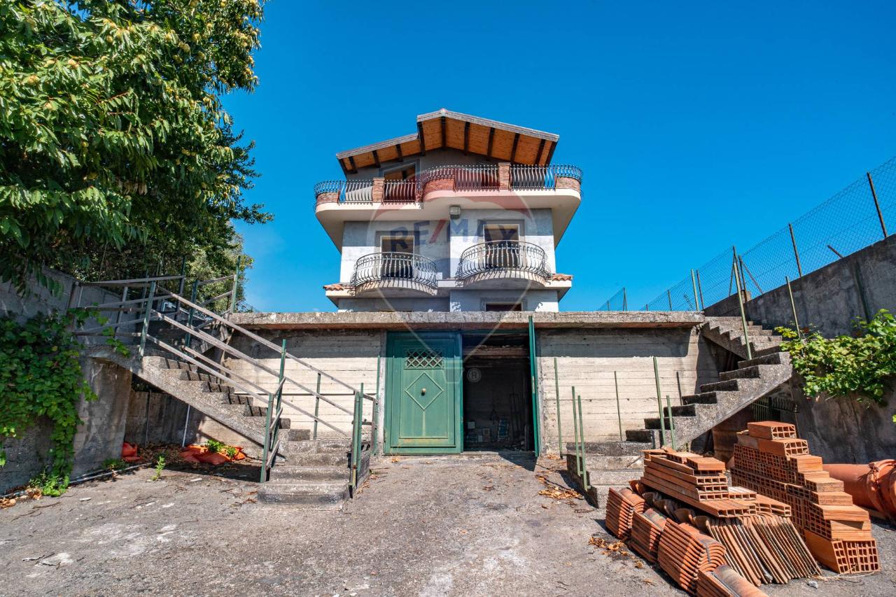 Villa in vendita a Trecastagni