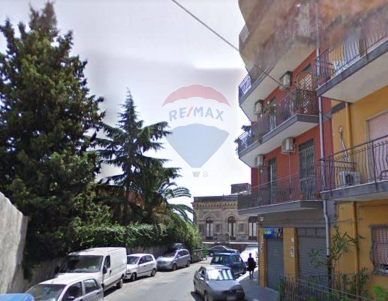 Magazzino in vendita a Mascalucia