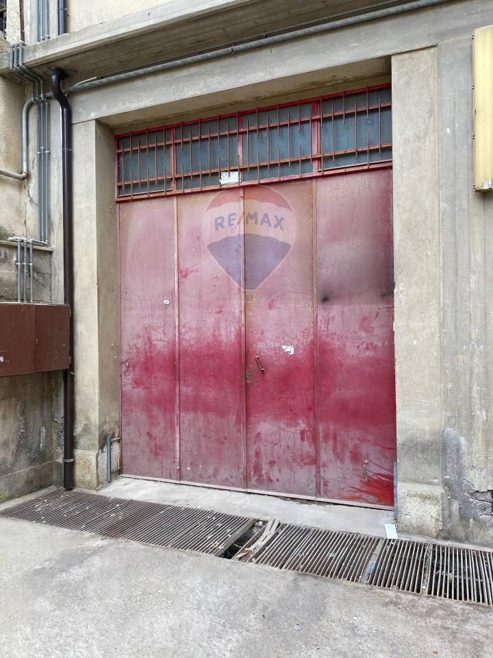 Negozio in vendita a Caltagirone