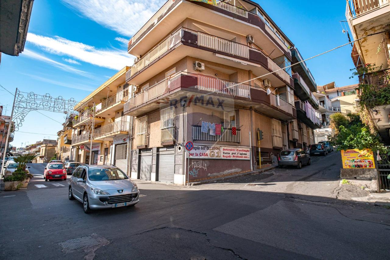 Appartamento in vendita a Aci Catena