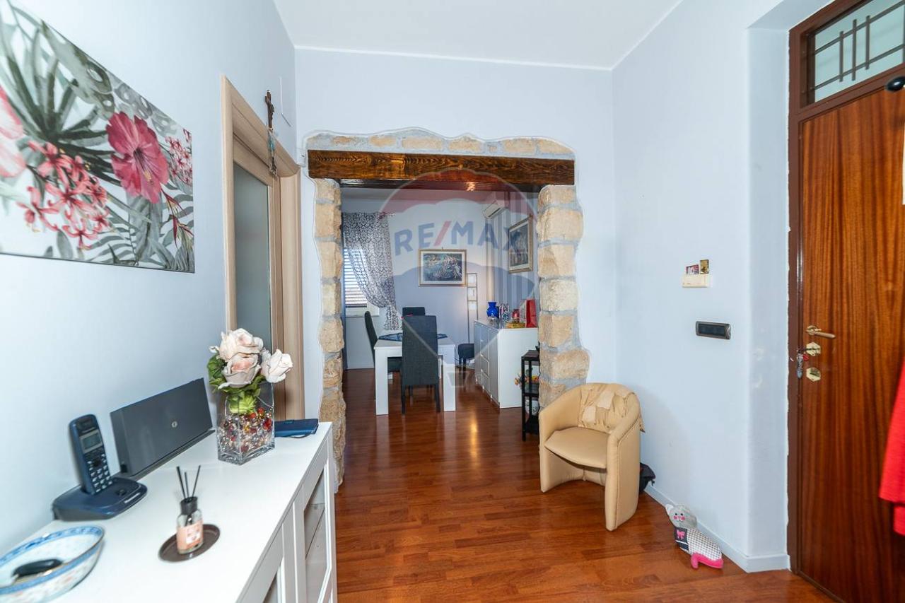 Appartamento in vendita a Acireale