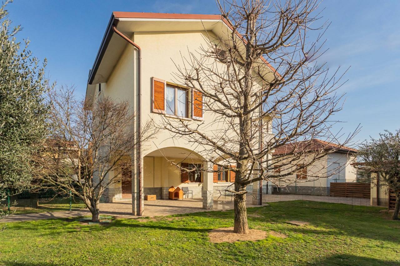 Villa in Belvedere 27, Bernareggio