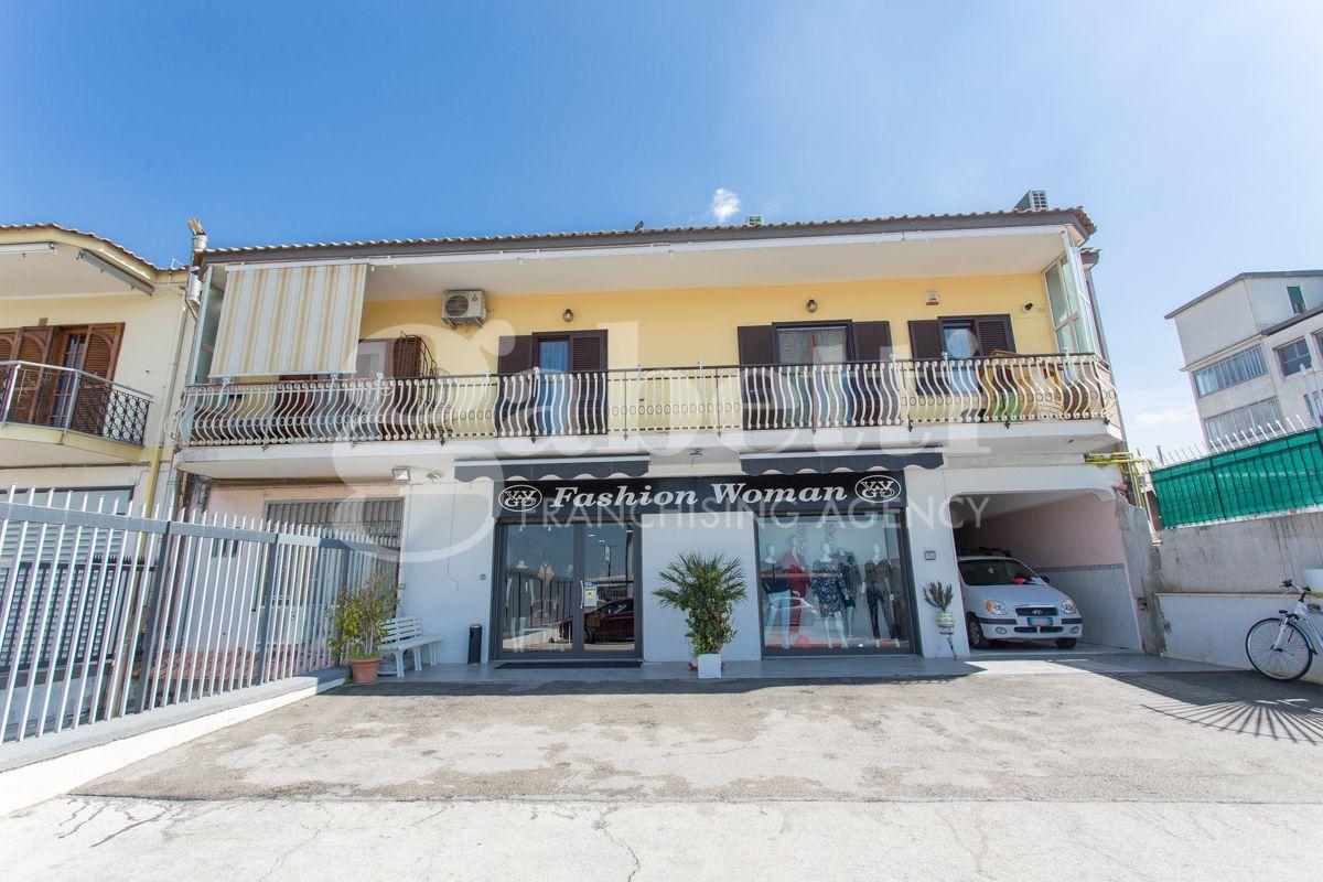 Negozio in vendita a Mugnano Di Napoli