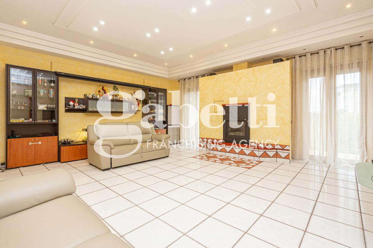 Appartamento in Via Paolo VI, Mugnano di Napoli