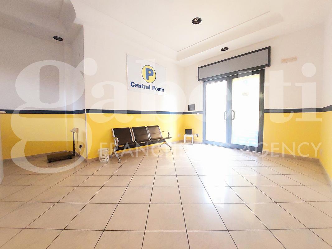 Negozio in vendita a Mugnano Di Napoli