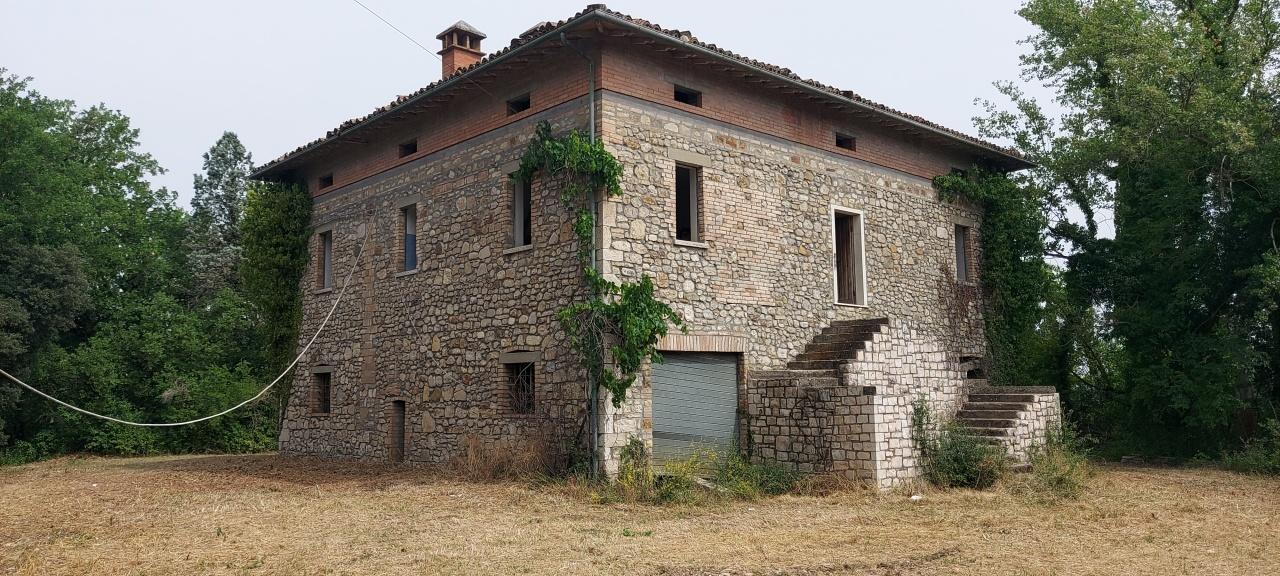 Rustico in vendita a Fratta Todina
