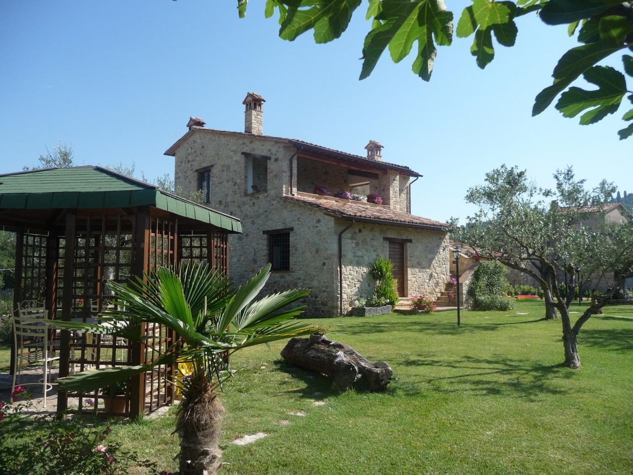 Casa indipendente in vendita a Todi