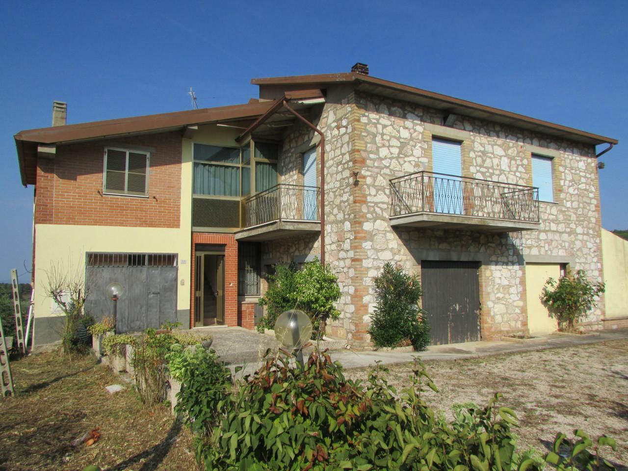 Casa indipendente in vendita a Massa Martana