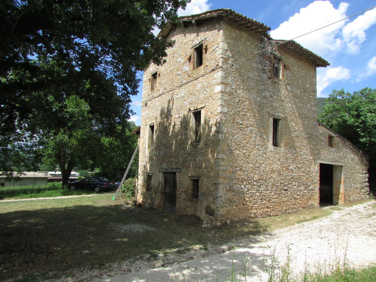 Rustico in vendita a Massa Martana