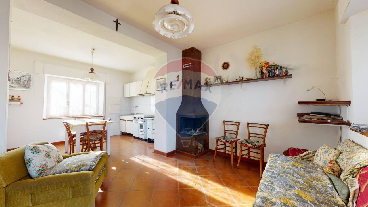 Casa indipendente in vendita a Camporgiano