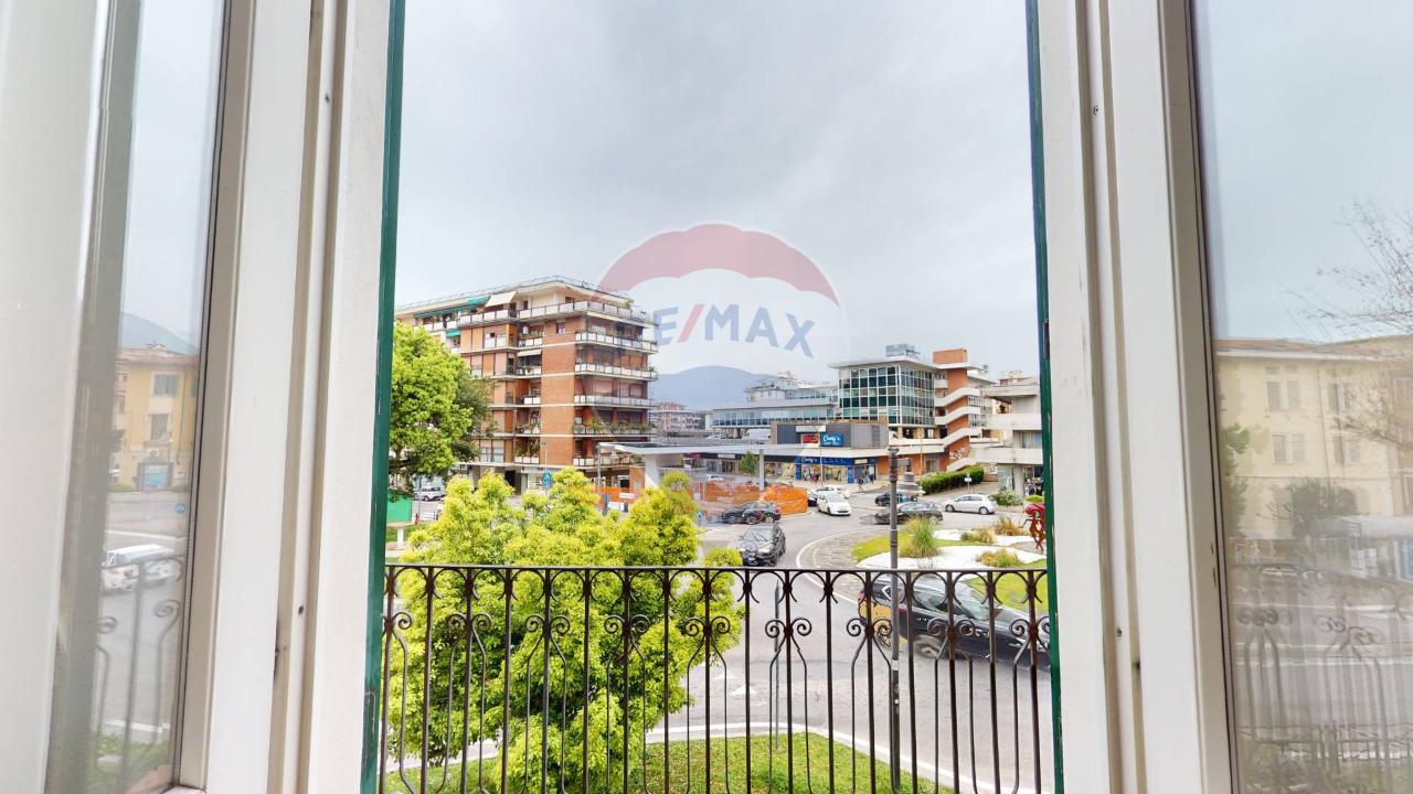 Ufficio in vendita a Massa