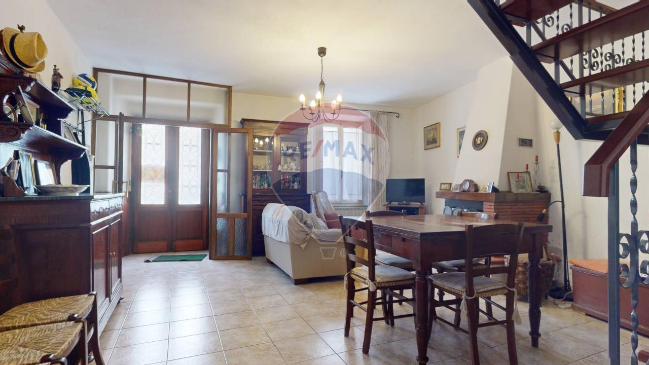 Appartamento in vendita a Camporgiano