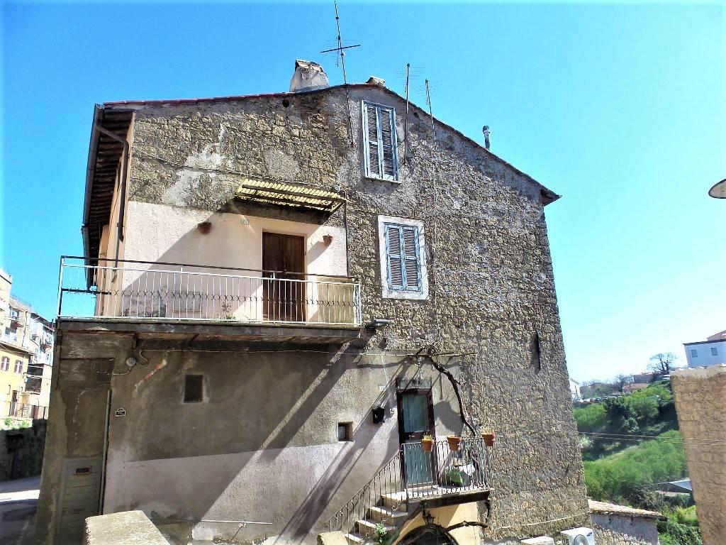Appartamento in vendita a Caprarola