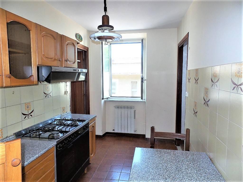 Appartamento in vendita a Caprarola