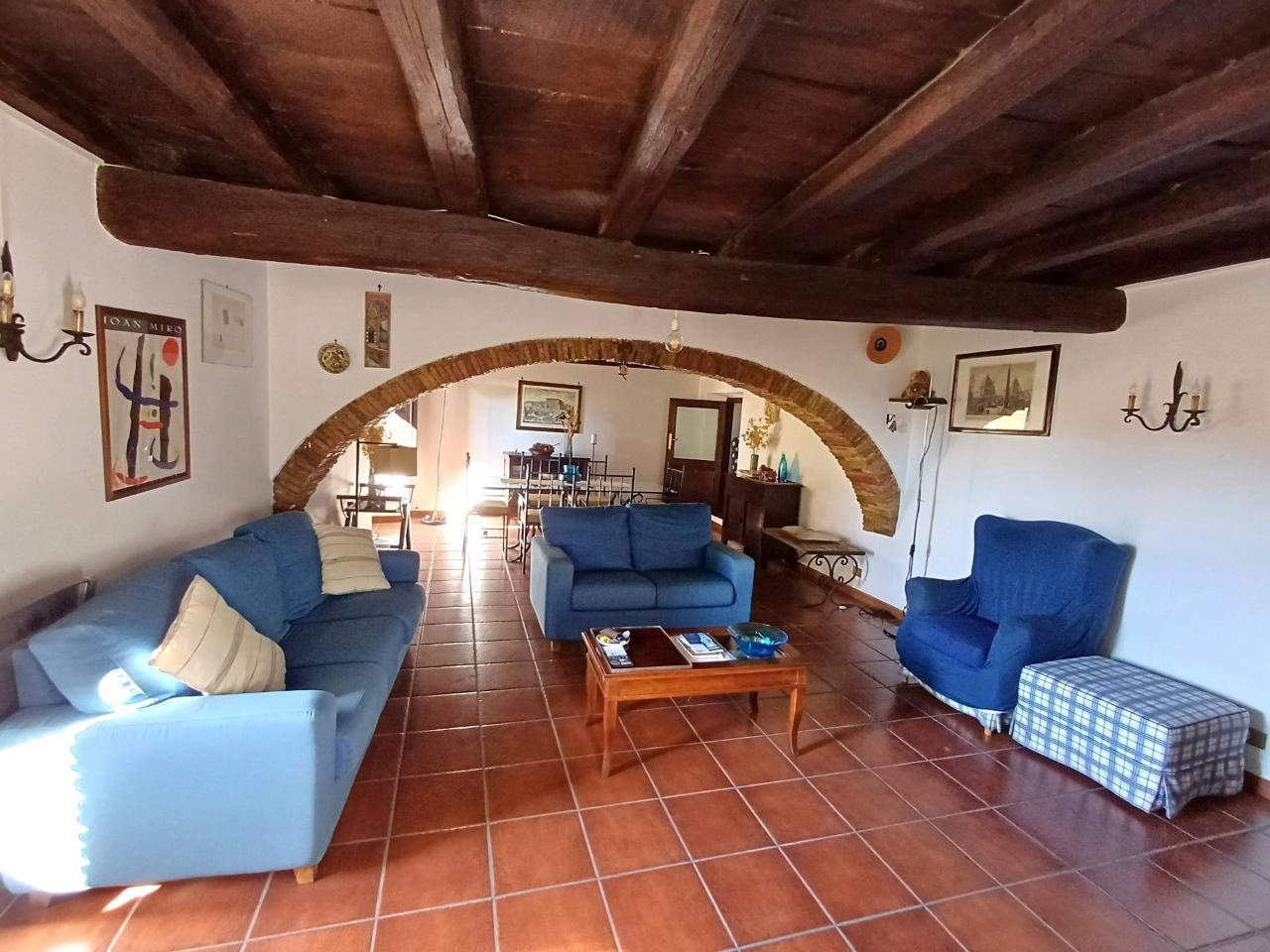 Appartamento in vendita a Caprarola