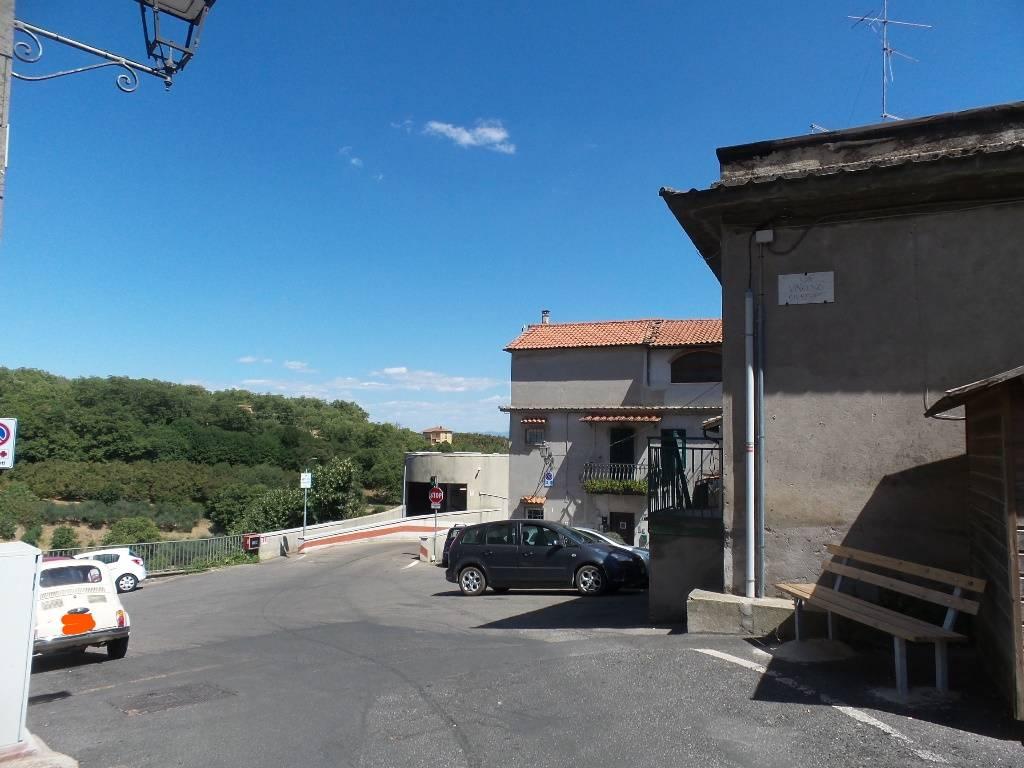 Appartamento in vendita a Caprarola