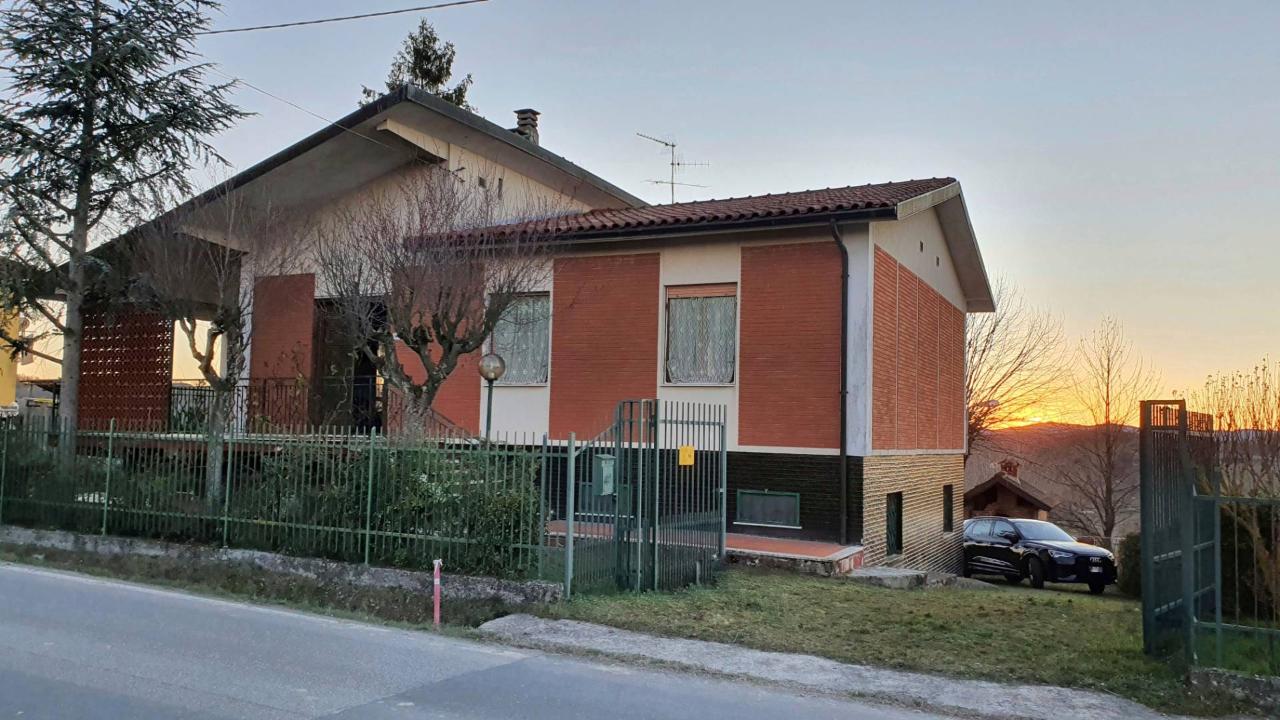 Casa indipendente in vendita a Pareto