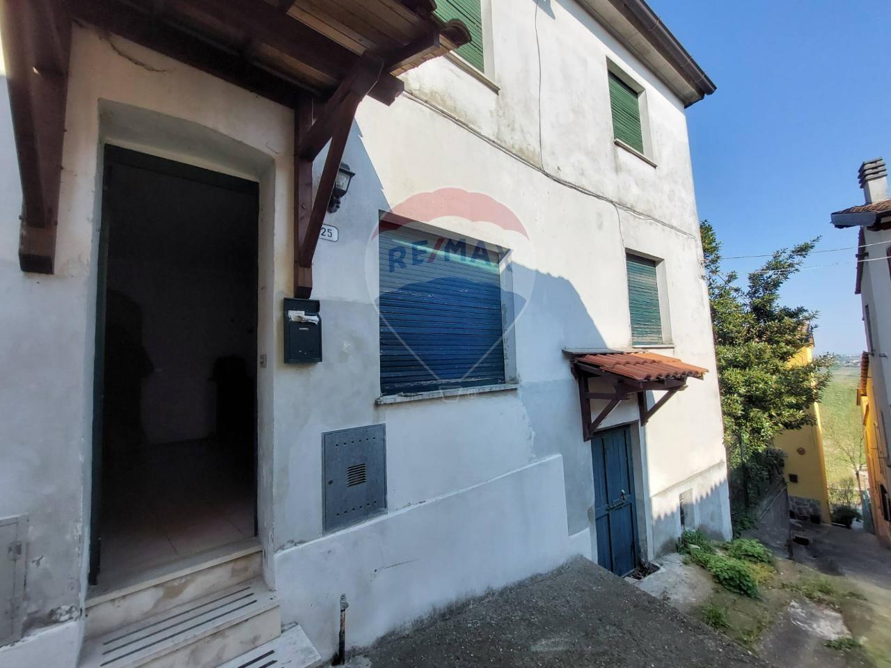 Casa indipendente in vendita a Rovescala