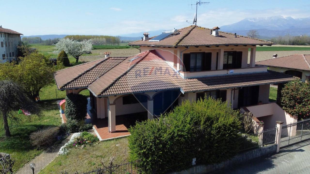 Casa indipendente in vendita a Albiano D'Ivrea