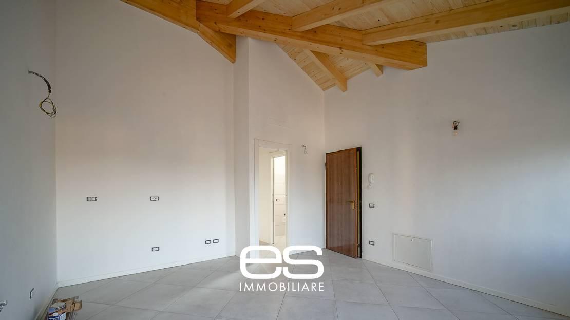 Appartamento in vendita a Veduggio Con Colzano