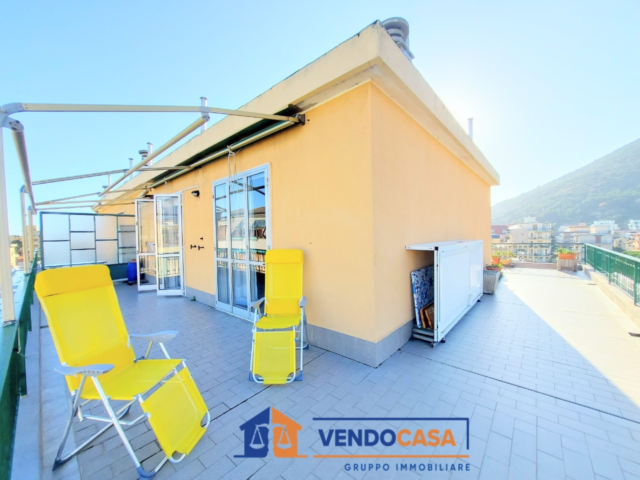 Attico in Via Dante, Borghetto Santo Spirito