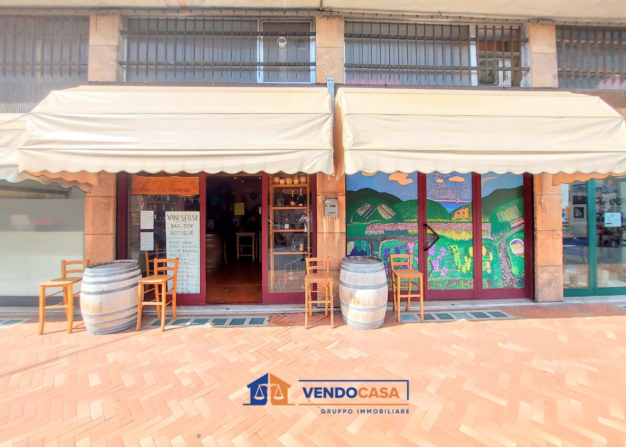 Negozio in vendita a Finale Ligure
