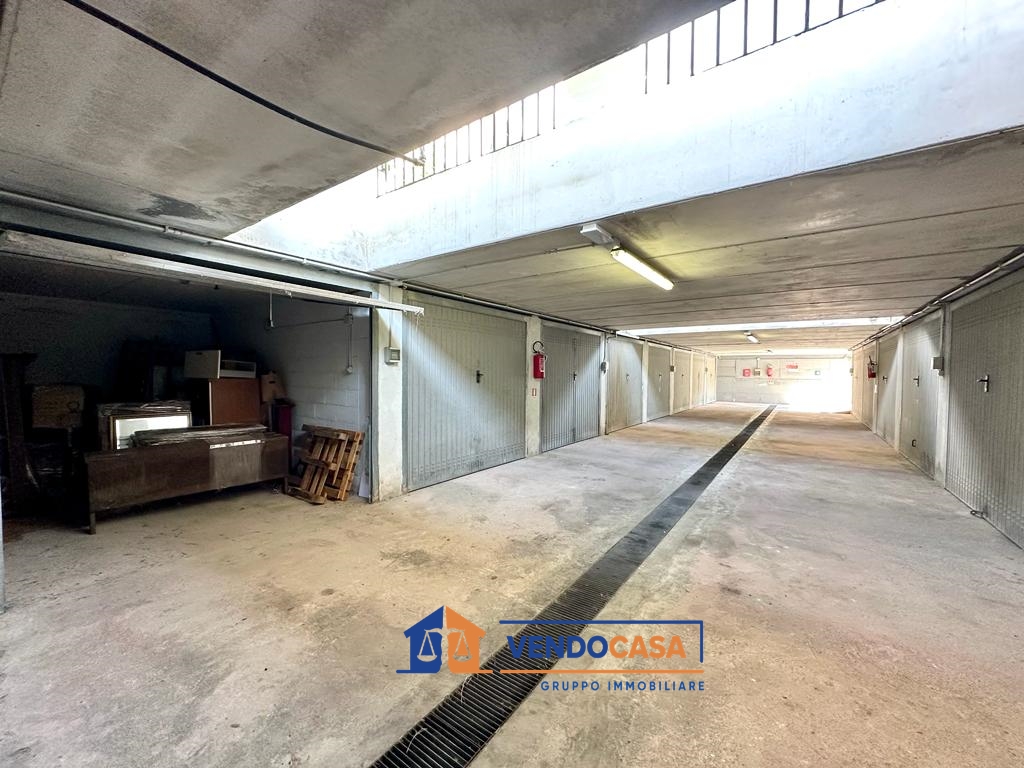 Box in vendita a Pietra Ligure