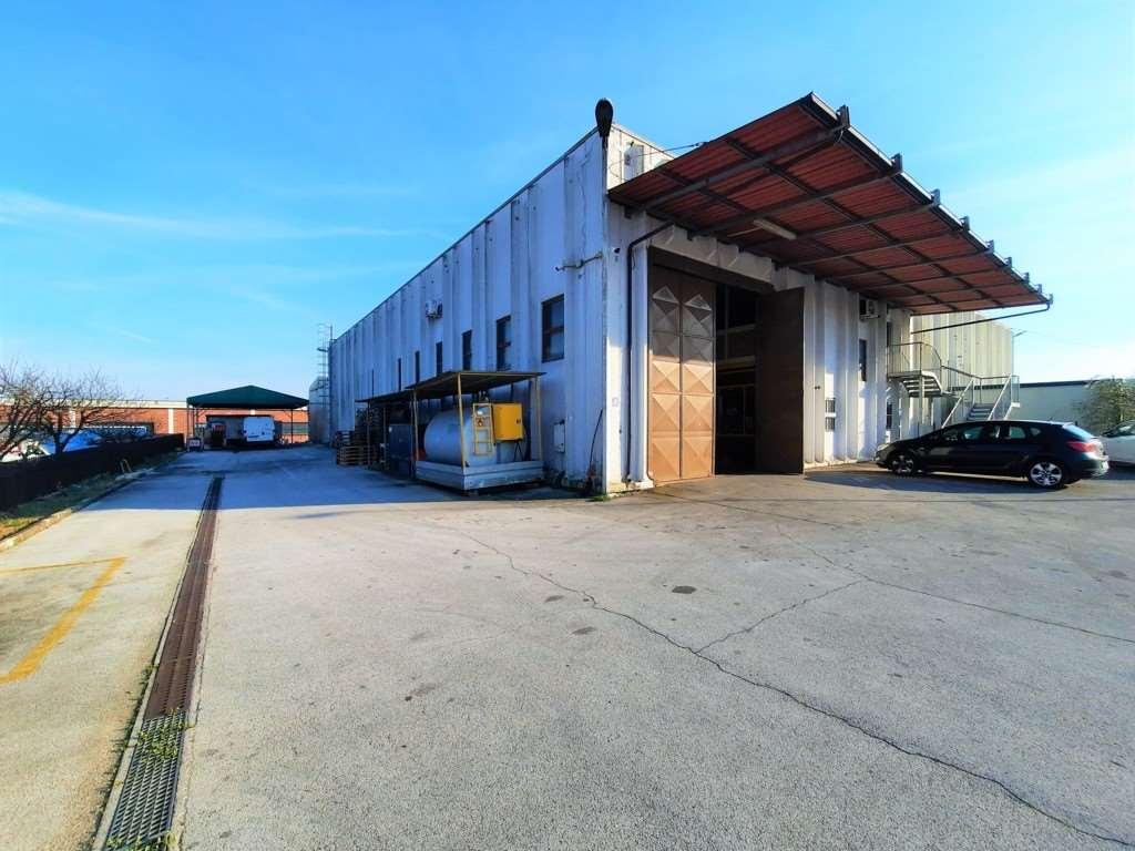 Capannone in vendita a Frosinone