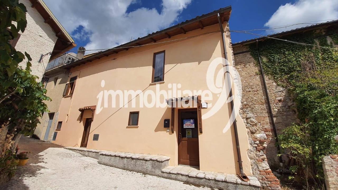Casa indipendente in vendita a Pizzoli