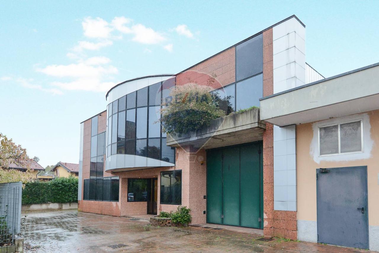 Capannone in vendita a Limido Comasco