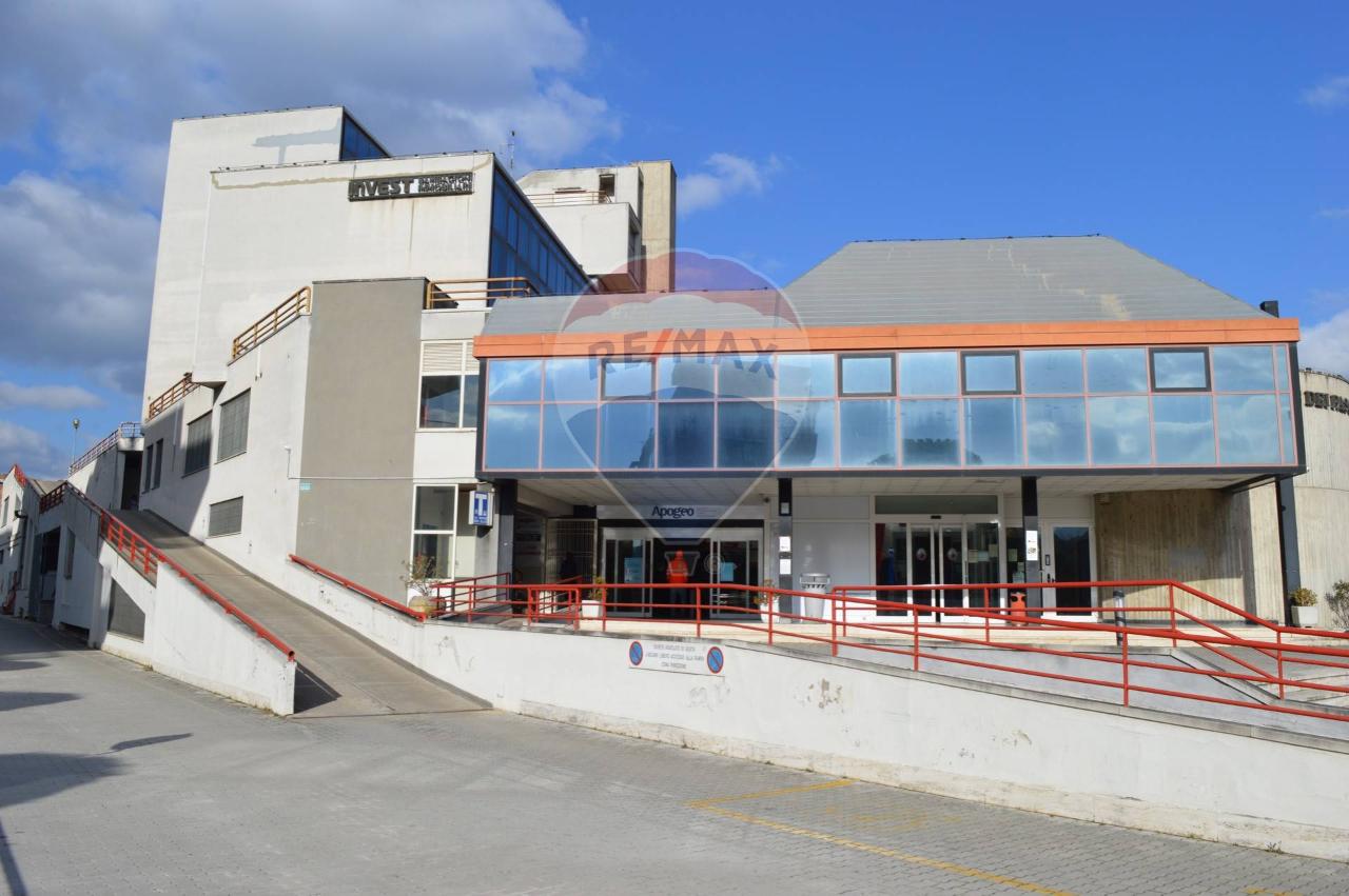 Magazzino in vendita a Perugia