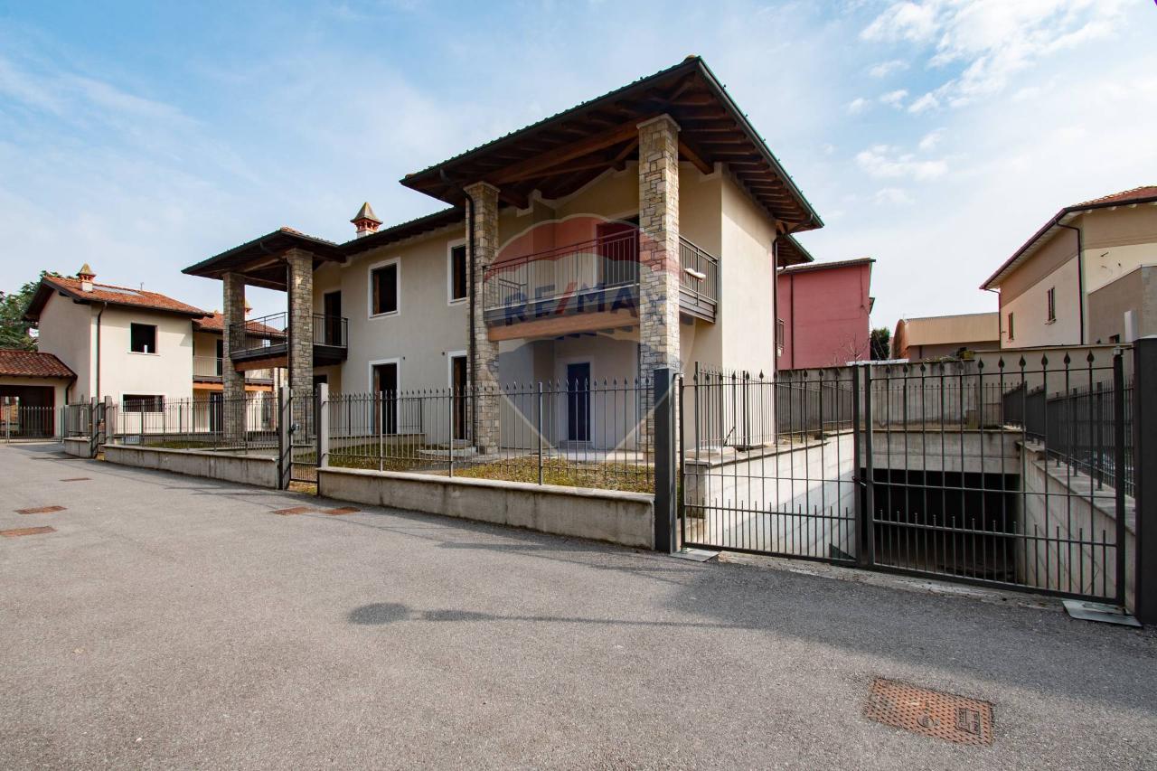 Villa in Via Fratelli Marzoli Snc, Palazzolo sull'Oglio